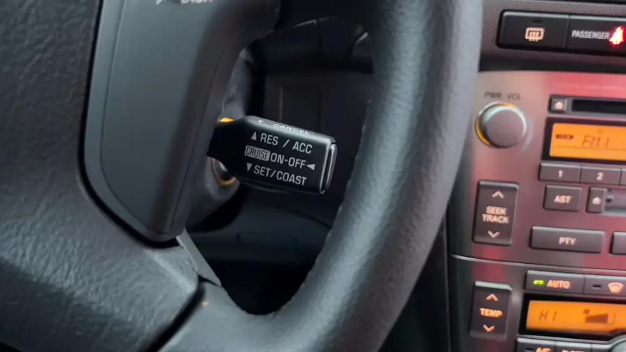 Melns Toyota Avensis 2005 Rīga, ar dzinēja tilpumu 2.20 L un nobraukumu 325 tūkst. km par 2500 €, foto 13 vietnē AUTOMOTO.COM.LV
