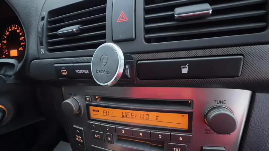 Melns Toyota Avensis 2005 Rīga, ar dzinēja tilpumu 2.20 L un nobraukumu 325 tūkst. km par 2500 €, foto 15 vietnē AUTOMOTO.COM.LV