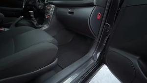Melns Toyota Avensis 2005 Rīga, ar dzinēja tilpumu 2.20 L un nobraukumu 325 tūkst. km par 2500 €, foto 20 vietnē AUTOMOTO.COM.LV