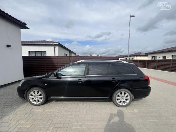 Black Toyota Avensis 2005 in Klaipeda, with an engine capacity of 2.20 L and mileage of 440 thousand km for 1300 €, photo 2 on AUTOMOTO.COM.LV