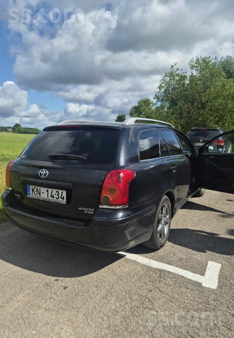 Черный Тойота Авенсис 2005 в Огре, объемом двигателя 2.00 л и пробегом 324 тыс. км за 2000 €, фото 5 на AUTOMOTO.COM.LV