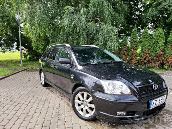 Black Toyota Avensis 2005 in Riga, with an engine capacity of 2.20 L and mileage of 377 thousand km for 1430 €, photo 2 on AUTOMOTO.COM.LV