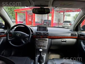 Melns Toyota Avensis 2005 Rīga, ar dzinēja tilpumu 2.20 L un nobraukumu 377 tūkst. km par 1430 €, foto 8 vietnē AUTOMOTO.COM.LV