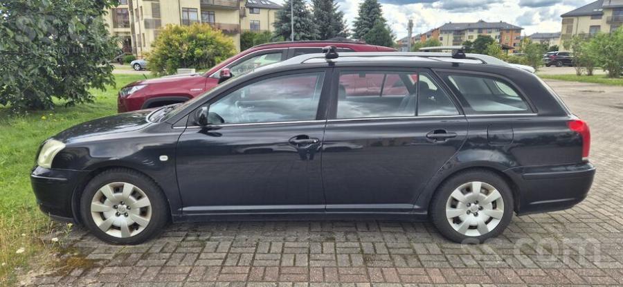 Black Toyota Avensis 2005 in Riga, with an engine capacity of 1.80 L and mileage of 180 thousand km for 2500 €, photo 3 on AUTOMOTO.COM.LV
