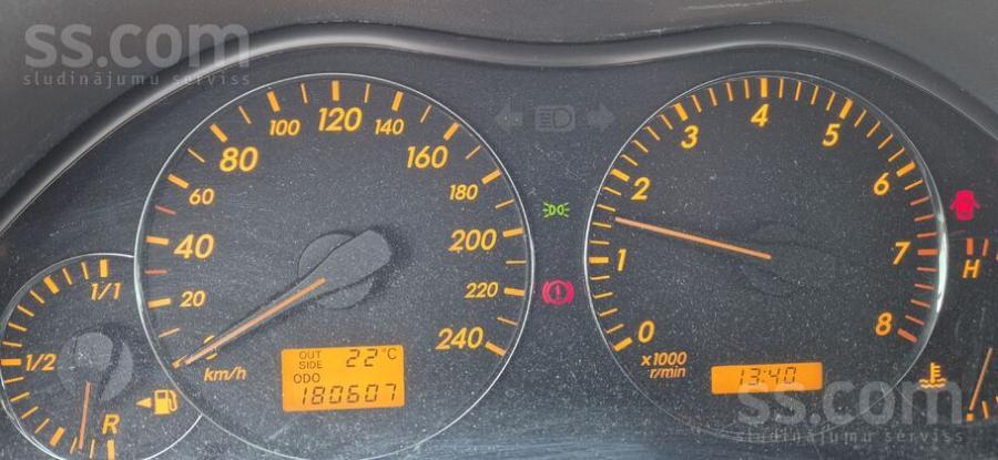 Black Toyota Avensis 2005 in Riga, with an engine capacity of 1.80 L and mileage of 180 thousand km for 2500 €, photo 6 on AUTOMOTO.COM.LV