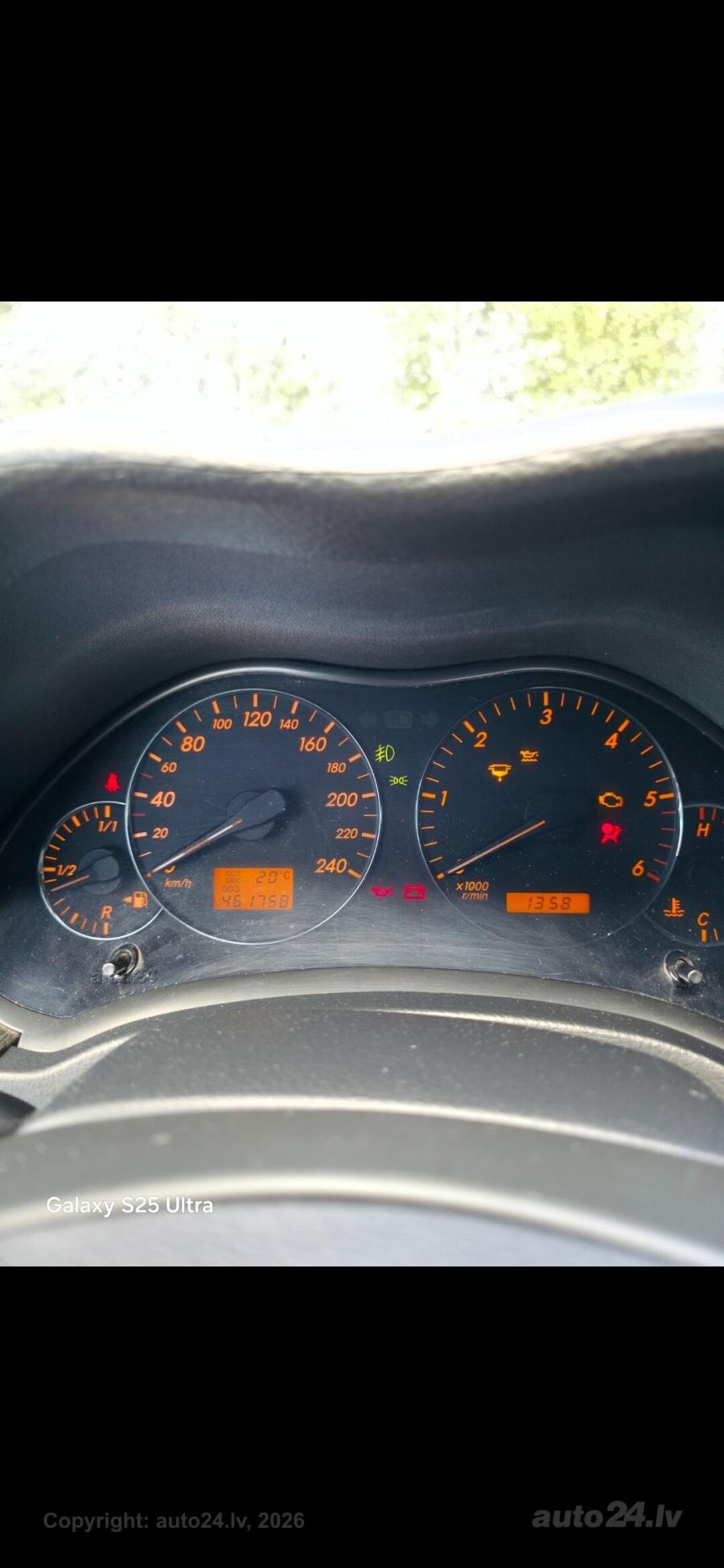 Black Toyota Avensis 2005 in Elva, with an engine capacity of 2.00 L and mileage of 462 thousand km for 1499 €, photo 23 on AUTOMOTO.COM.LV
