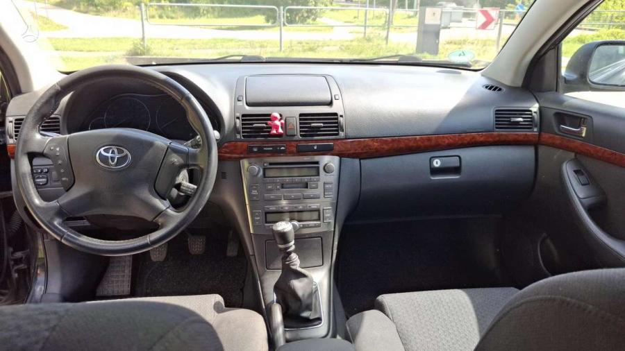 Черный Тойота Авенсис 2005 в Утена, объемом двигателя 2.23 л и пробегом 342 тыс. км за 1300 €, фото 1 на AUTOMOTO.COM.LV