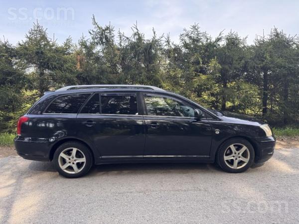 Black Toyota Avensis 2005 in Riga, with an engine capacity of 2.00 L and mileage of 0 thousand km for 1550 €, photo 3 on AUTOMOTO.COM.LV