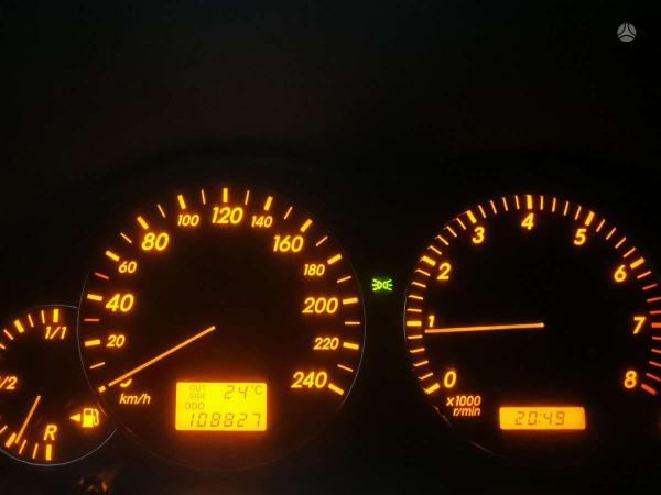 Черный Тойота Авенсис 2005 в Вильнюс, объемом двигателя 1.79 л и пробегом 108 тыс. км за 2650 €, фото 3 на AUTOMOTO.COM.LV