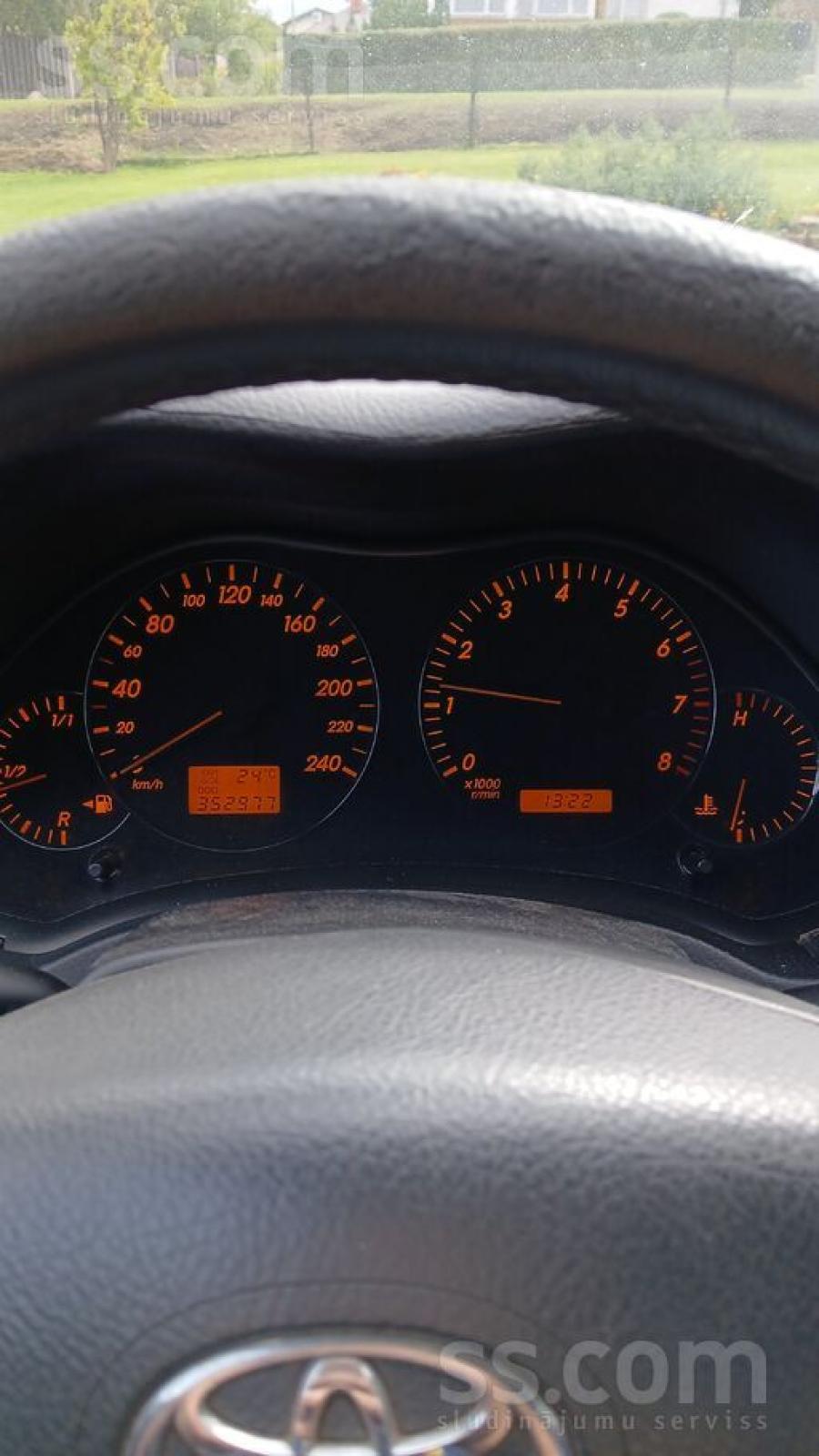 Black Toyota Avensis 2005 in Valka, with an engine capacity of 1.80 L and mileage of 353 thousand km for 1100 €, photo 7 on AUTOMOTO.COM.LV