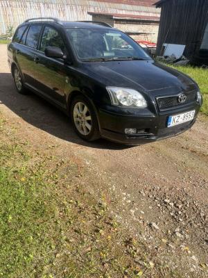 Black Toyota Avensis 2005 in Liepaja, with an engine capacity of 2.20 L and mileage of 376 thousand km for 900 €, photo  on AUTOMOTO.COM.LV