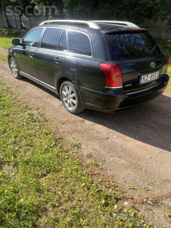 Black Toyota Avensis 2005 in Liepaja, with an engine capacity of 2.20 L and mileage of 376 thousand km for 900 €, photo 4 on AUTOMOTO.COM.LV