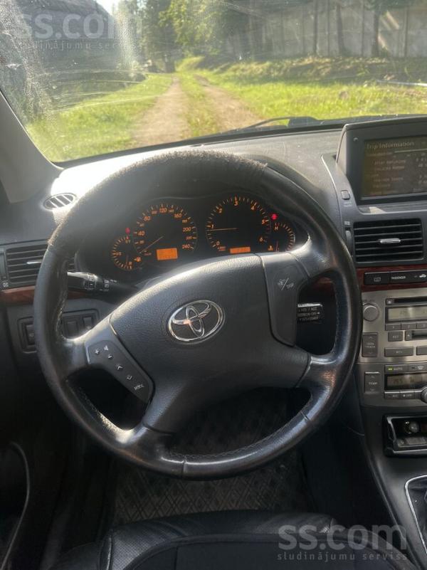 Black Toyota Avensis 2005 in Liepaja, with an engine capacity of 2.20 L and mileage of 376 thousand km for 900 €, photo 6 on AUTOMOTO.COM.LV