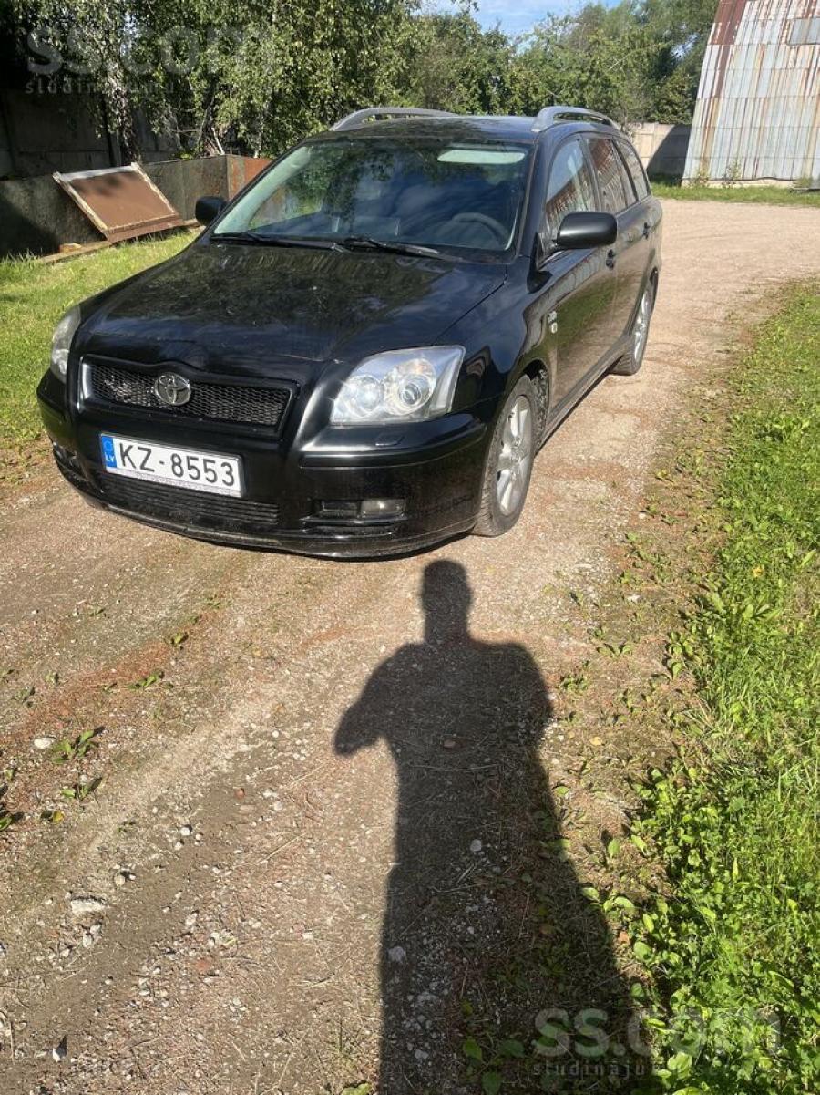 Black Toyota Avensis 2005 in Liepaja, with an engine capacity of 2.20 L and mileage of 376 thousand km for 900 €, photo 7 on AUTOMOTO.COM.LV