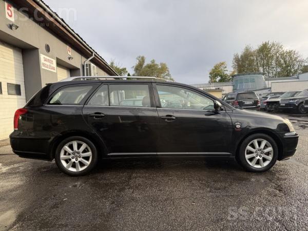 Black Toyota Avensis 2005 in Riga, with an engine capacity of 2.00 L and mileage of 360 thousand km for 1100 €, photo 4 on AUTOMOTO.COM.LV