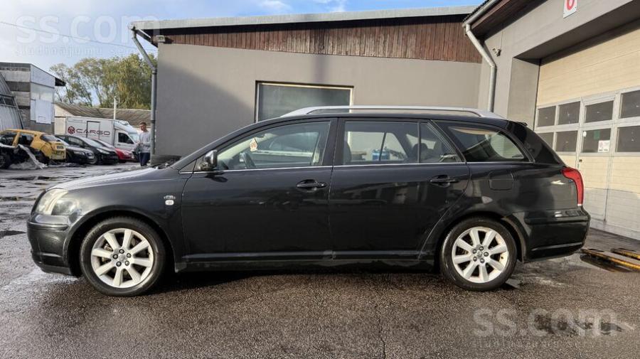 Black Toyota Avensis 2005 in Riga, with an engine capacity of 2.00 L and mileage of 360 thousand km for 1100 €, photo 6 on AUTOMOTO.COM.LV