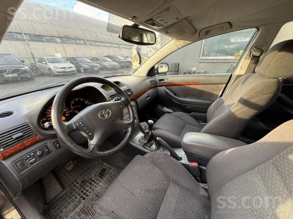 Black Toyota Avensis 2005 in Riga, with an engine capacity of 2.00 L and mileage of 360 thousand km for 1100 €, photo 9 on AUTOMOTO.COM.LV