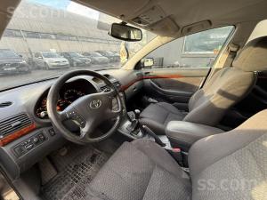 Black Toyota Avensis 2005 in Riga, with an engine capacity of 2.00 L and mileage of 360 thousand km for 1100 €, photo 9 on AUTOMOTO.COM.LV