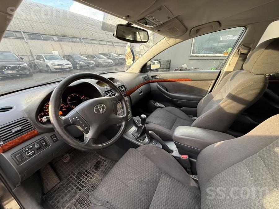 Black Toyota Avensis 2005 in Riga, with an engine capacity of 2.00 L and mileage of 360 thousand km for 1100 €, photo 9 on AUTOMOTO.COM.LV