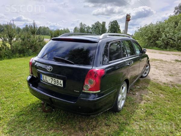 Melns Toyota Avensis 2006 Tukums, ar dzinēja tilpumu 2.20 L un nobraukumu 319 tūkst. km par 500 €, foto 3 vietnē AUTOMOTO.COM.LV