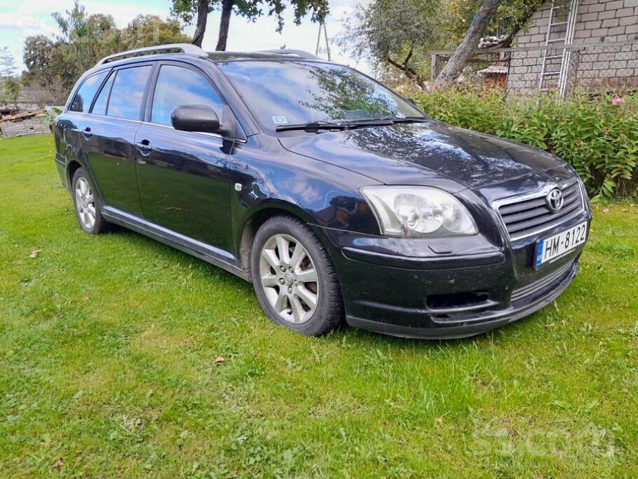 Black Toyota Avensis 2006 in Riga, with an engine capacity of 2.20 L and mileage of 400 thousand km for 990 €, photo 2 on AUTOMOTO.COM.LV