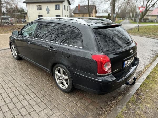 Black Toyota Avensis 2006 in Jurmala, with an engine capacity of 2.20 L and mileage of 476 thousand km for 1500 €, photo 6 on AUTOMOTO.COM.LV