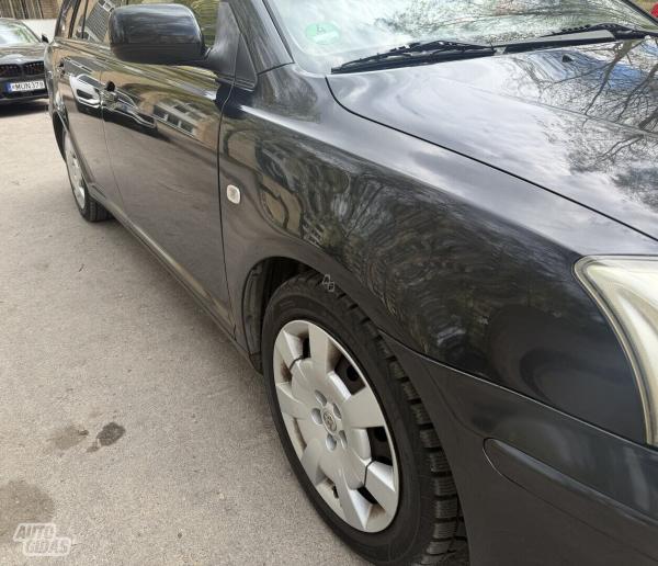 Black Toyota Avensis 2006 in Vilnius, with an engine capacity of 1.80 L and mileage of 210 thousand km for 1150 €, photo 9 on AUTOMOTO.COM.LV