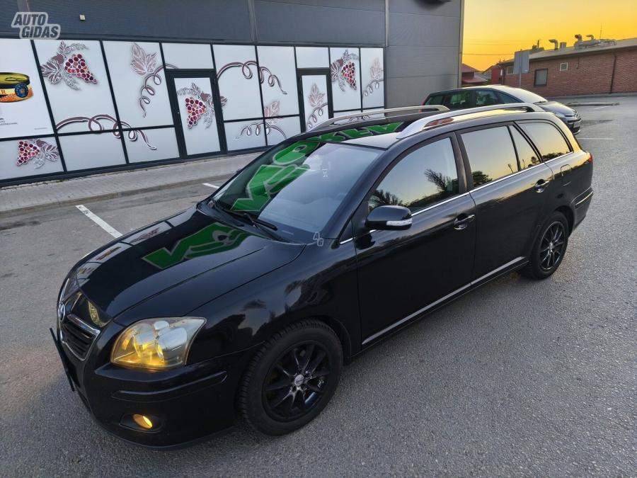 Black Toyota Avensis 2006 in Taurage, with an engine capacity of 2.00 L and mileage of 302 thousand km for 1980 €, photo 1 on AUTOMOTO.COM.LV