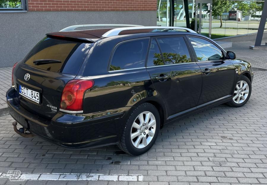 Black Toyota Avensis 2006 in Siauliai, with an engine capacity of 2.20 L and mileage of 326 thousand km for 1250 €, photo 6 on AUTOMOTO.COM.LV