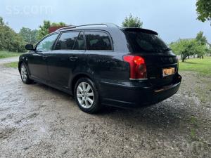 Melns Toyota Avensis 2006 Tukums, ar dzinēja tilpumu 2.20 L un nobraukumu 434 tūkst. km par 650 €, foto  vietnē AUTOMOTO.COM.LV