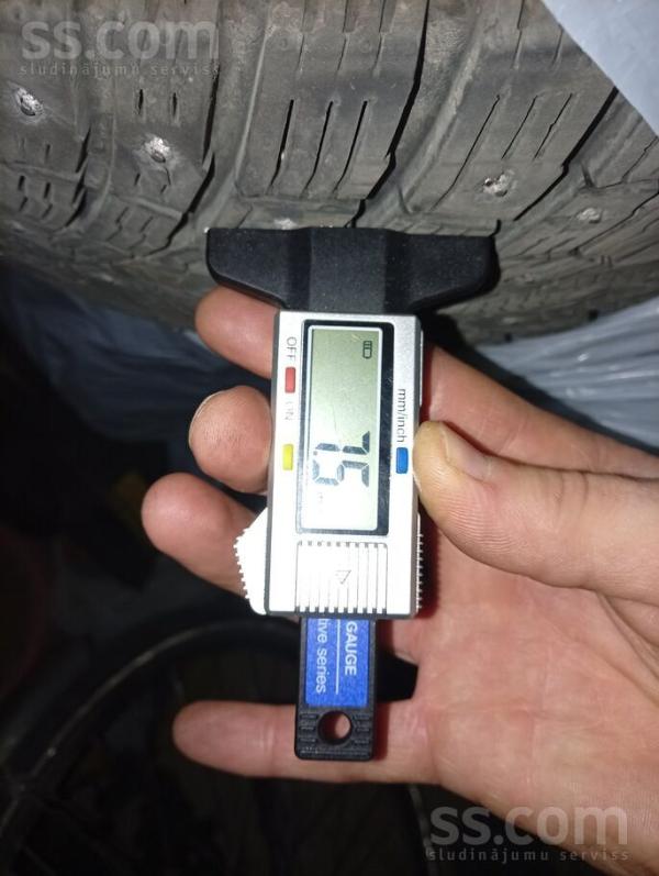 Черный Тойота Авенсис 2006 в Елгава, объемом двигателя 2.20 л и пробегом 375 тыс. км за 2000 €, фото 8 на AUTOMOTO.COM.LV