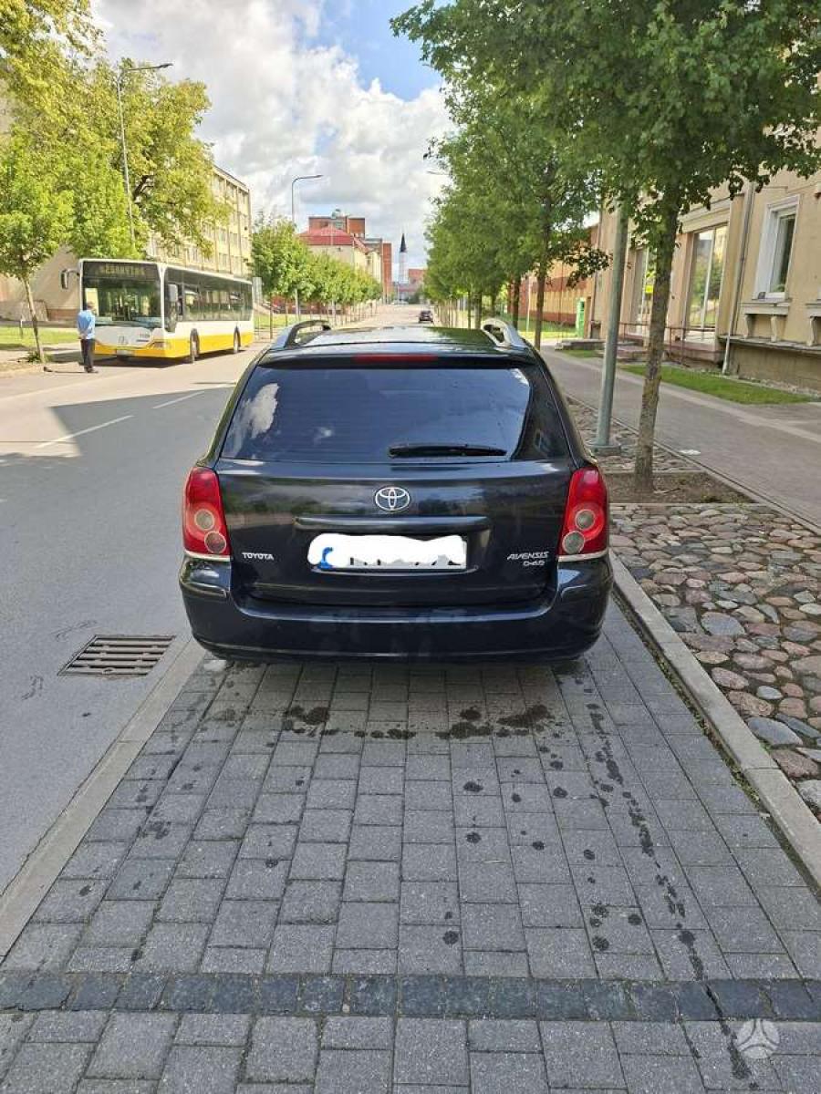 Черный Тойота Авенсис 2006 в Шяуляй, объемом двигателя 2.00 л и пробегом 324 тыс. км за 1950 €, фото 4 на AUTOMOTO.COM.LV