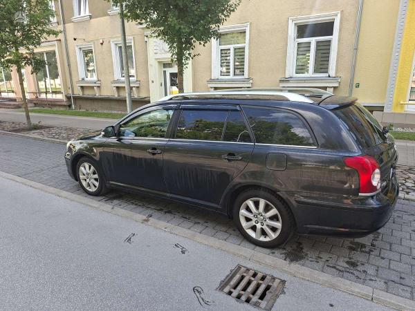 Black Toyota Avensis 2006 in Siauliai, with an engine capacity of 2.00 L and mileage of 324 thousand km for 1950 €, photo 5 on AUTOMOTO.COM.LV