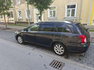 Черный Тойота Авенсис 2006 в Шяуляй, объемом двигателя 2.00 л и пробегом 324 тыс. км за 1950 €, фото 6 на AUTOMOTO.COM.LV