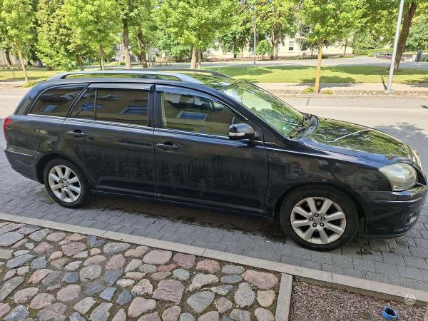 Black Toyota Avensis 2006 in Siauliai, with an engine capacity of 2.00 L and mileage of 324 thousand km for 1950 €, photo 7 on AUTOMOTO.COM.LV