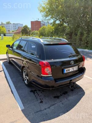Melns Toyota Avensis 2006 Daugavpils, ar dzinēja tilpumu 2.00 L un nobraukumu 254 tūkst. km par 2500 €, foto 3 vietnē AUTOMOTO.COM.LV