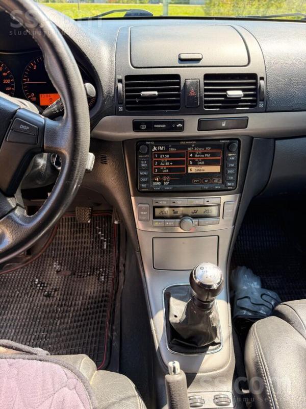Melns Toyota Avensis 2006 Daugavpils, ar dzinēja tilpumu 2.00 L un nobraukumu 254 tūkst. km par 2500 €, foto 4 vietnē AUTOMOTO.COM.LV