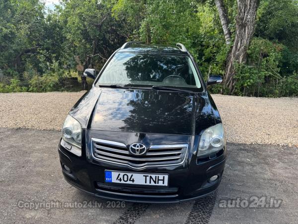 Черный Тойота Авенсис 2006 в Выру, объемом двигателя 2.20 л и пробегом 252 тыс. км за 2490 €, фото 2 на AUTOMOTO.COM.LV