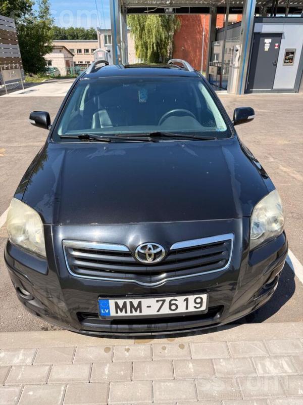 Black Toyota Avensis 2006 in Daugavpils, with an engine capacity of 2.00 L and mileage of 250 thousand km for 2000 €, photo 1 on AUTOMOTO.COM.LV