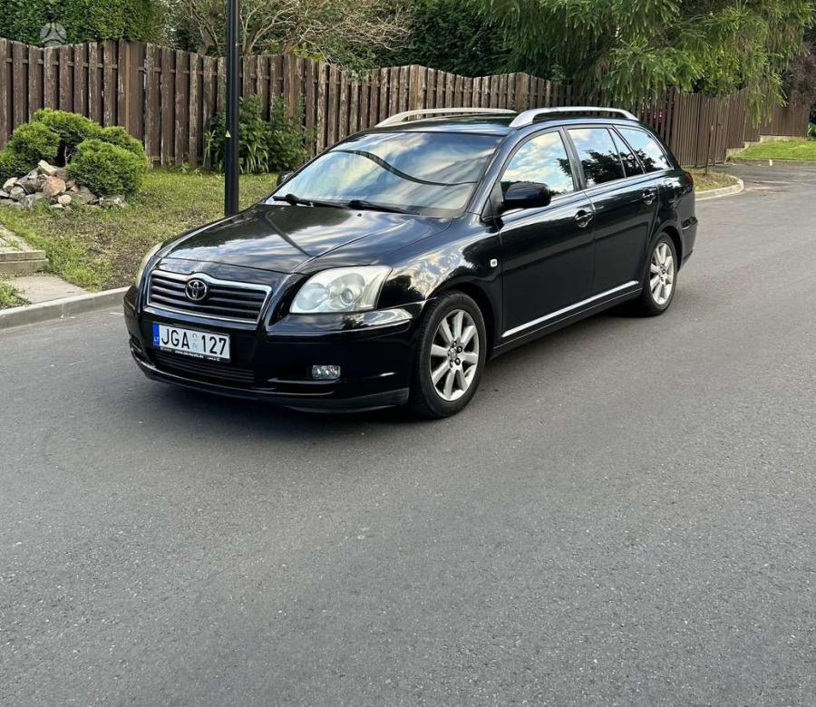 Melns Toyota Avensis 2006 Viļņa, ar dzinēja tilpumu 2.00 L un nobraukumu 300 tūkst. km par 950 €, foto 1 vietnē AUTOMOTO.COM.LV