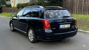 Melns Toyota Avensis 2006 Viļņa, ar dzinēja tilpumu 2.00 L un nobraukumu 300 tūkst. km par 950 €, foto 7 vietnē AUTOMOTO.COM.LV