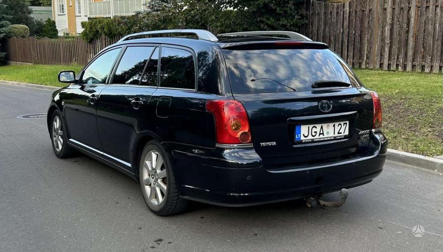 Melns Toyota Avensis 2006 Viļņa, ar dzinēja tilpumu 2.00 L un nobraukumu 300 tūkst. km par 950 €, foto 7 vietnē AUTOMOTO.COM.LV