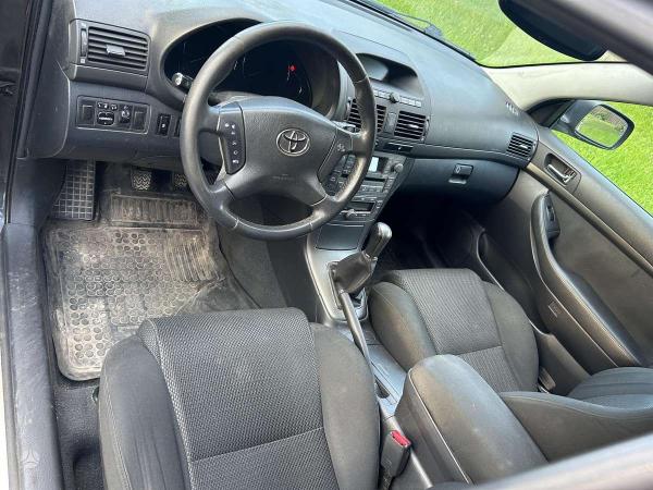 Melns Toyota Avensis 2006 Viļņa, ar dzinēja tilpumu 2.00 L un nobraukumu 300 tūkst. km par 950 €, foto 9 vietnē AUTOMOTO.COM.LV