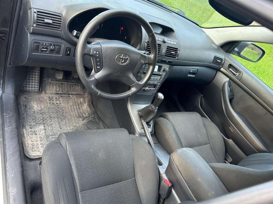 Melns Toyota Avensis 2006 Viļņa, ar dzinēja tilpumu 2.00 L un nobraukumu 300 tūkst. km par 950 €, foto 10 vietnē AUTOMOTO.COM.LV