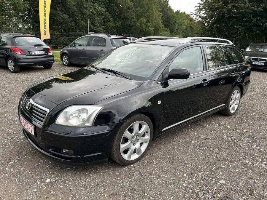 Black Toyota Avensis 2006 in Limbazi, with an engine capacity of 2.00 L and mileage of 216 thousand km for 2150 €, photo 1 on AUTOMOTO.COM.LV