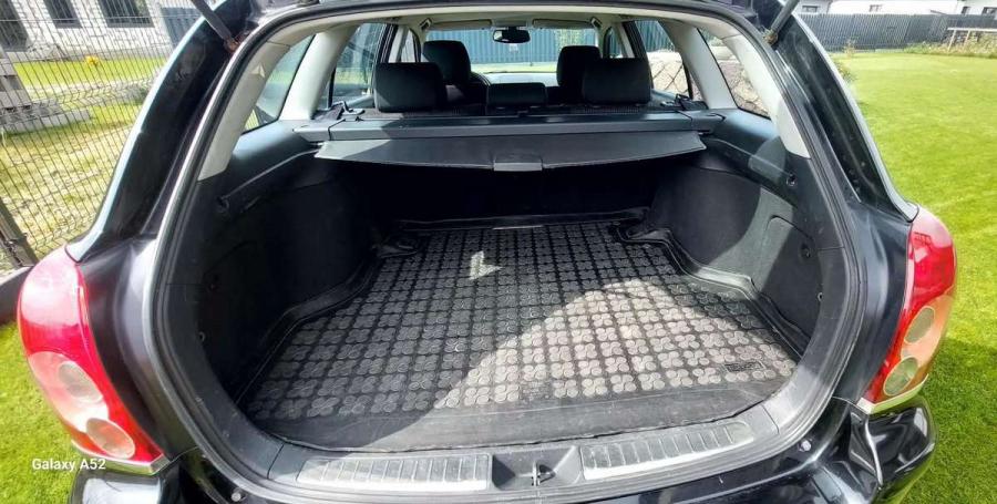 Melns Toyota Avensis 2006 Viļņa, ar dzinēja tilpumu 2.23 L un nobraukumu 397 tūkst. km par 2200 €, foto 4 vietnē AUTOMOTO.COM.LV