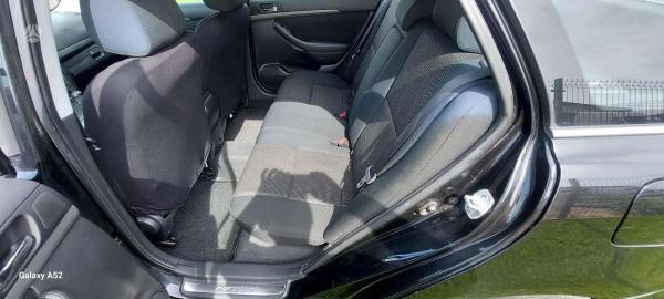 Black Toyota Avensis 2006 in Vilnius, with an engine capacity of 2.23 L and mileage of 397 thousand km for 2200 €, photo 8 on AUTOMOTO.COM.LV
