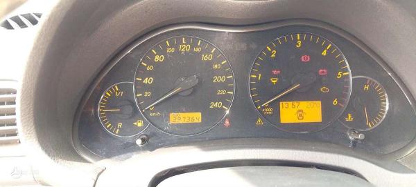 Black Toyota Avensis 2006 in Vilnius, with an engine capacity of 2.23 L and mileage of 397 thousand km for 2200 €, photo 11 on AUTOMOTO.COM.LV