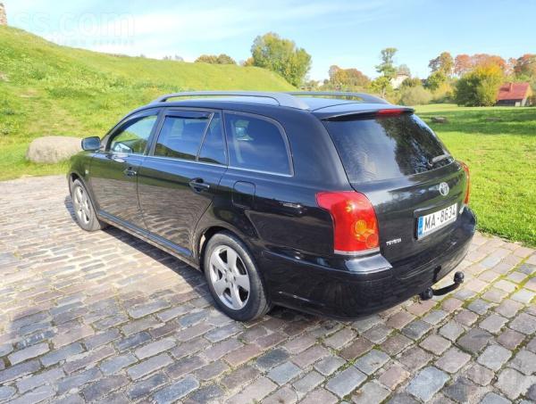 Black Toyota Avensis 2006 in Rezekne, with an engine capacity of 2.20 L and mileage of 291 thousand km for 2100 €, photo 5 on AUTOMOTO.COM.LV
