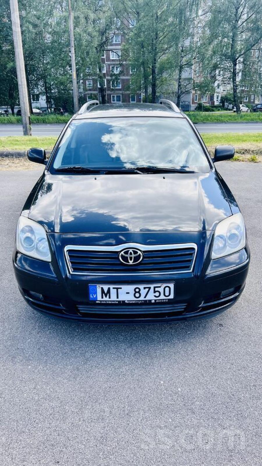 Black Toyota Avensis 2006 in Riga, with an engine capacity of 2.20 L and mileage of 310 thousand km for 1500 €, photo 1 on AUTOMOTO.COM.LV